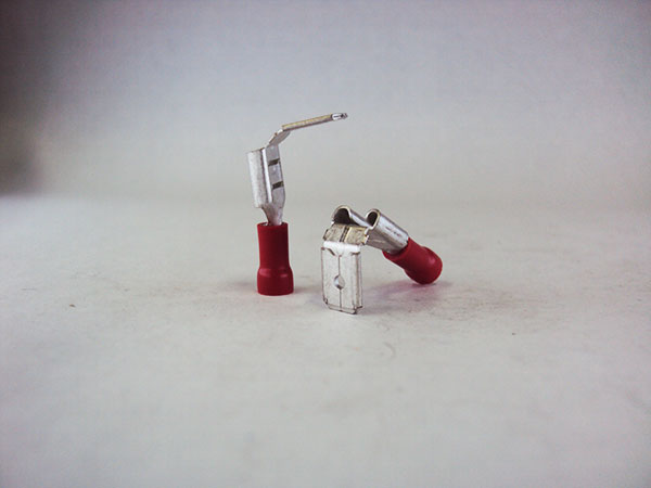 J204064-RO1-TERM-PLANO-HEMBRA-COLA-CHANCHO-6.4mm-ROJO